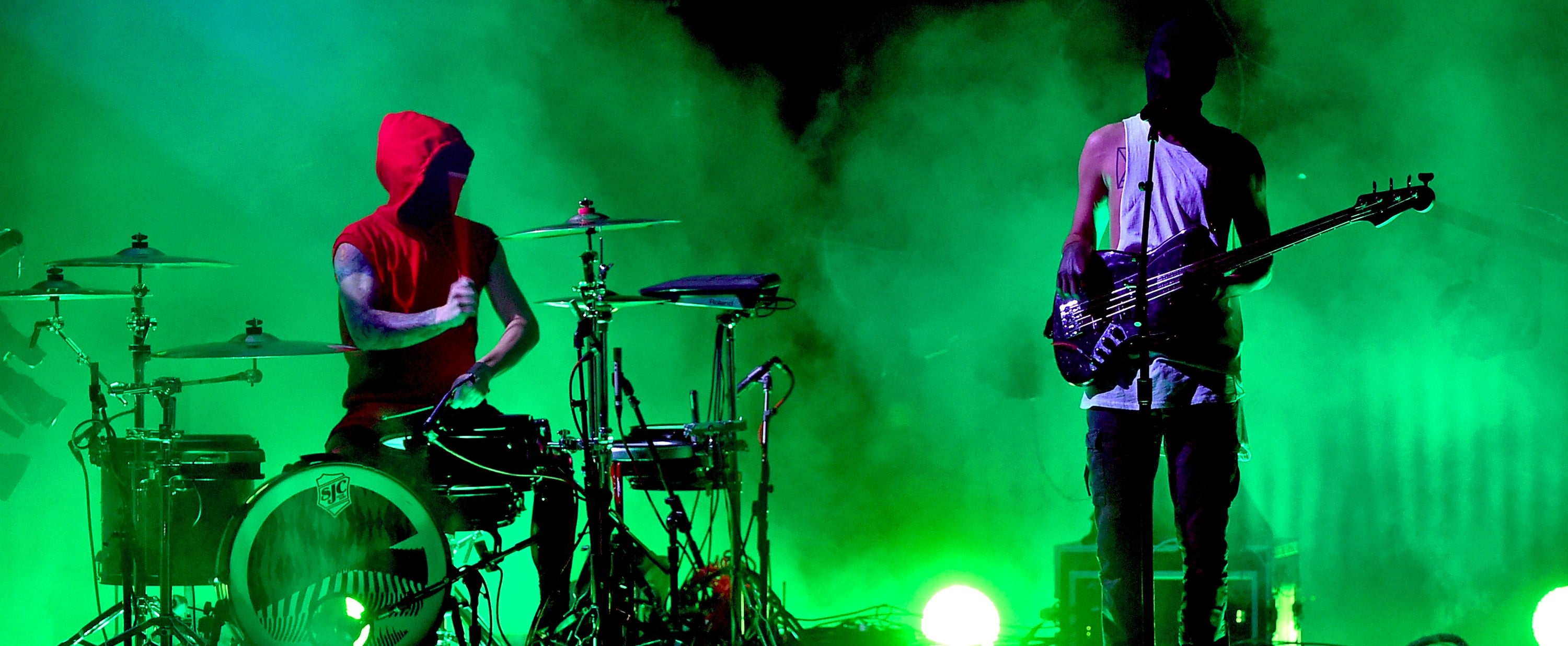 Twenty One Pilots American Music Awards Performance 2016 | PS Entertainment