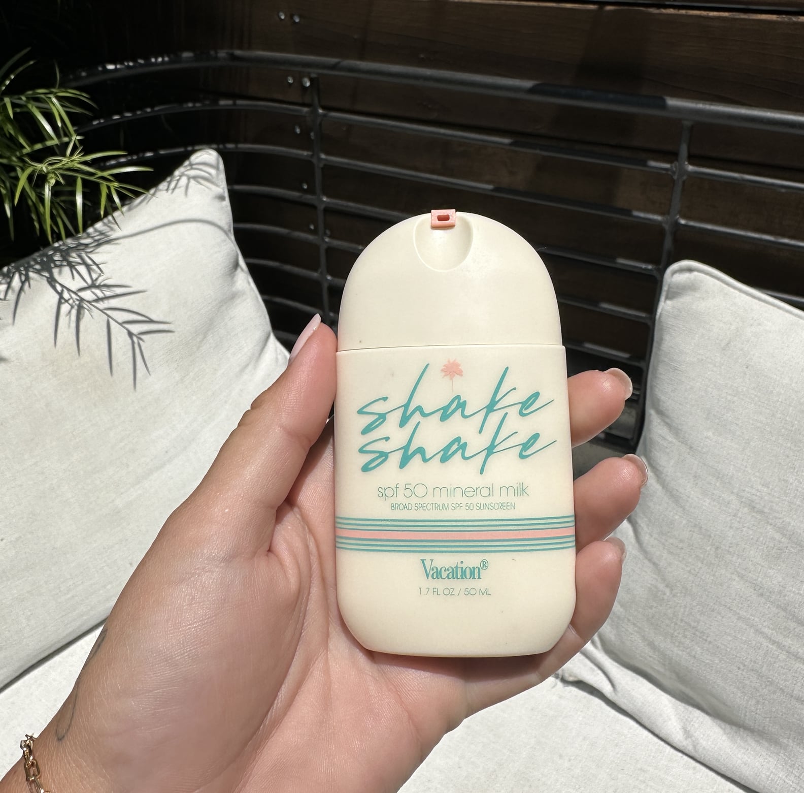 Vacation Shake Shake SPF 50 Review With Photos | PS Beauty