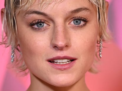 Who Is Emma Corrin Dating? | POPSUGAR Celebrity