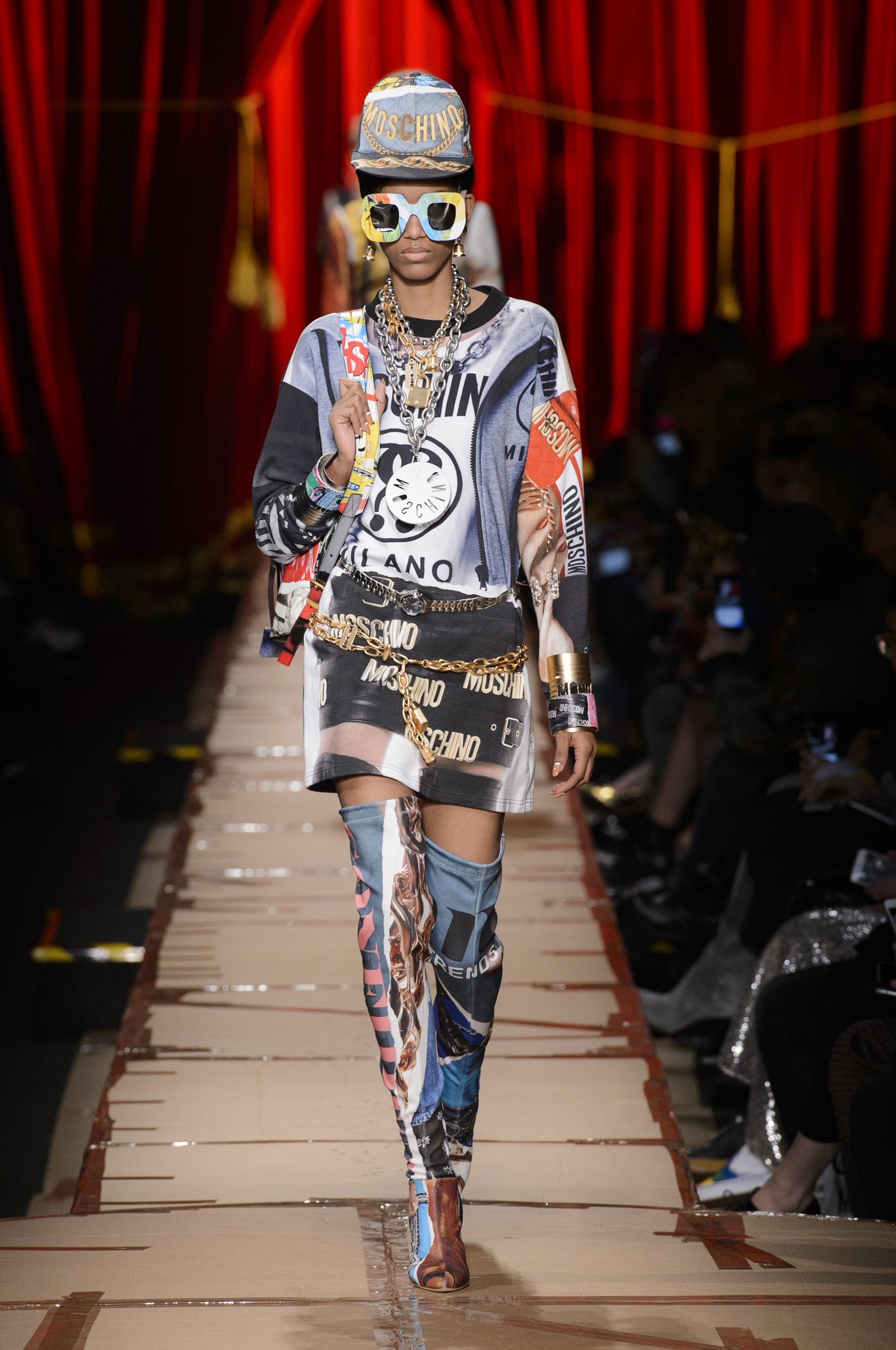 Moschino Fall 2017 Runway Show | PS Fashion