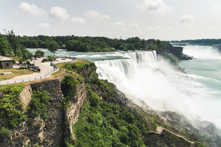 Take Pictures At The Top Of Niagara Falls Dating Bucket List