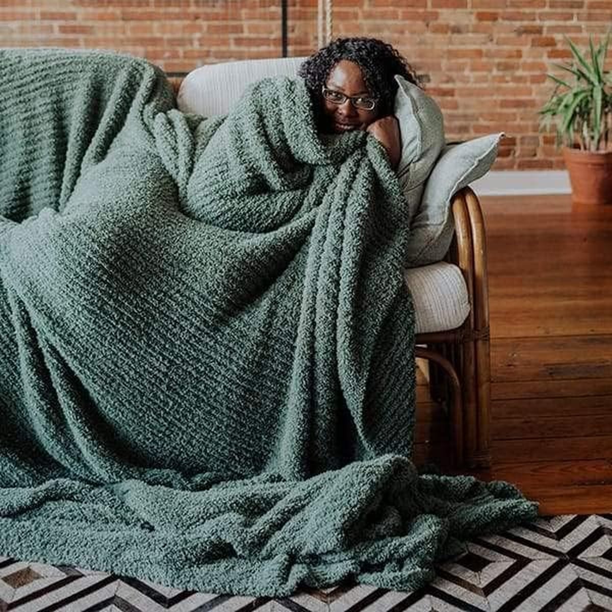 These Cozy Throw Blankets Are the Perfect Gift | PS Home