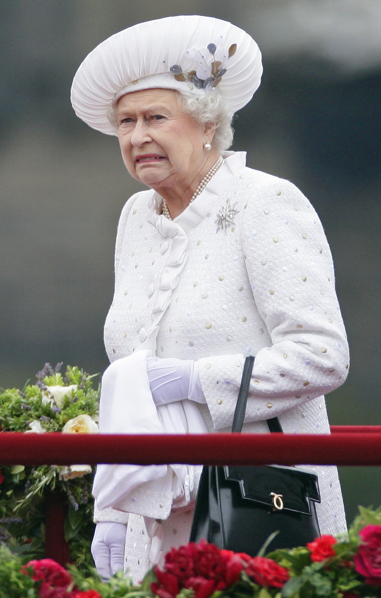 Queen Elizabeth II Frowning Pictures | PS Celebrity