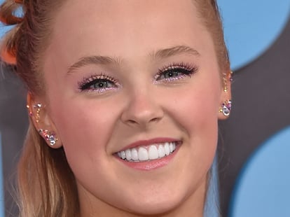 JoJo Siwa's Bubble Braids at 2021 People's Choice Awards | POPSUGAR Beauty