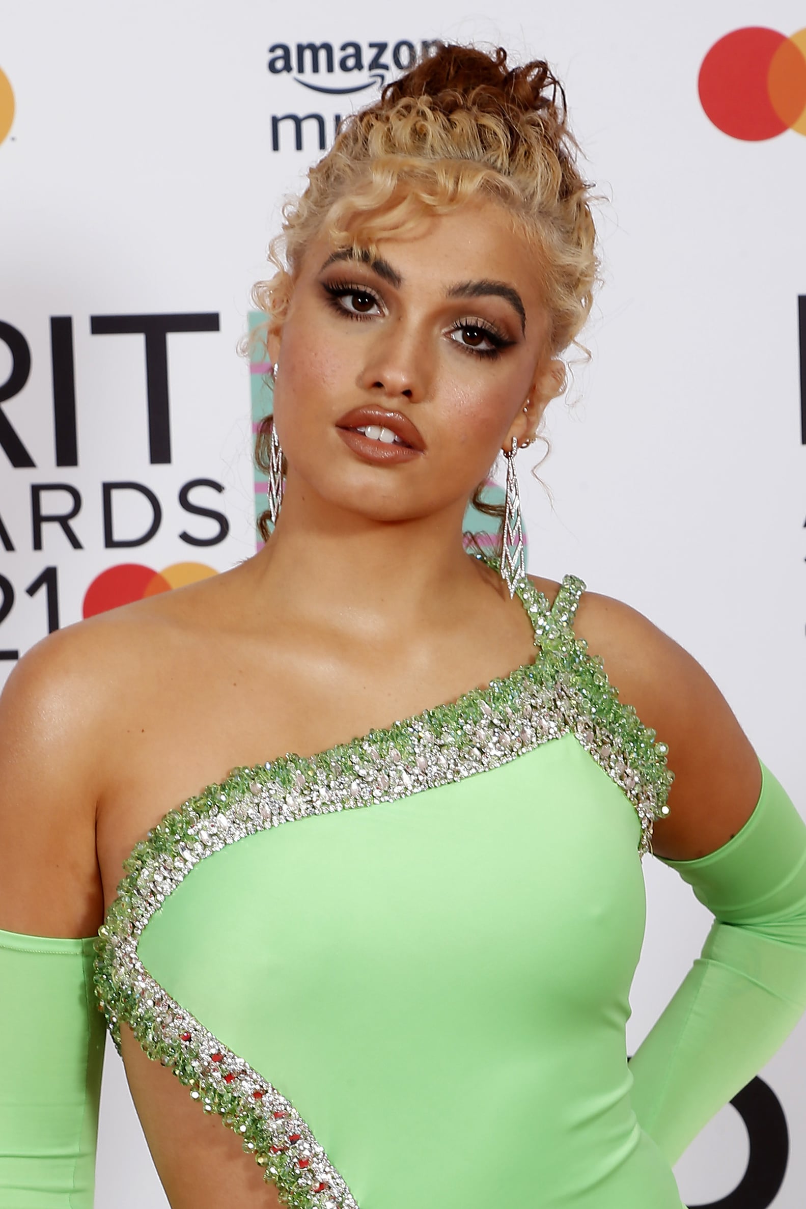 14 Holiday Party Makeup Looks to Try This Festive Season | PS Beauty