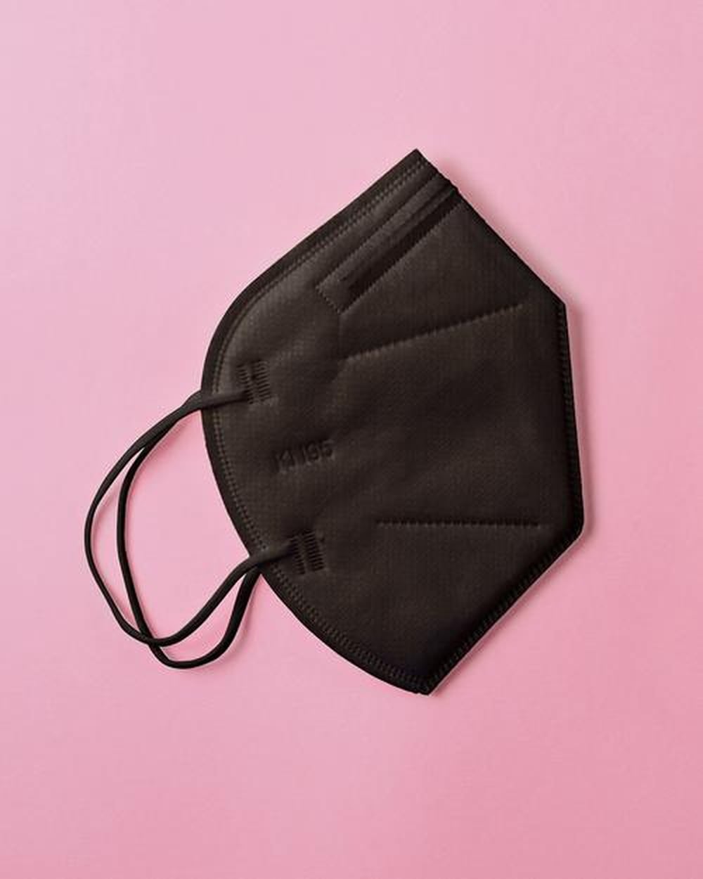 10 Street Style Outfits With Face Masks at Fashion Week | PS Fashion