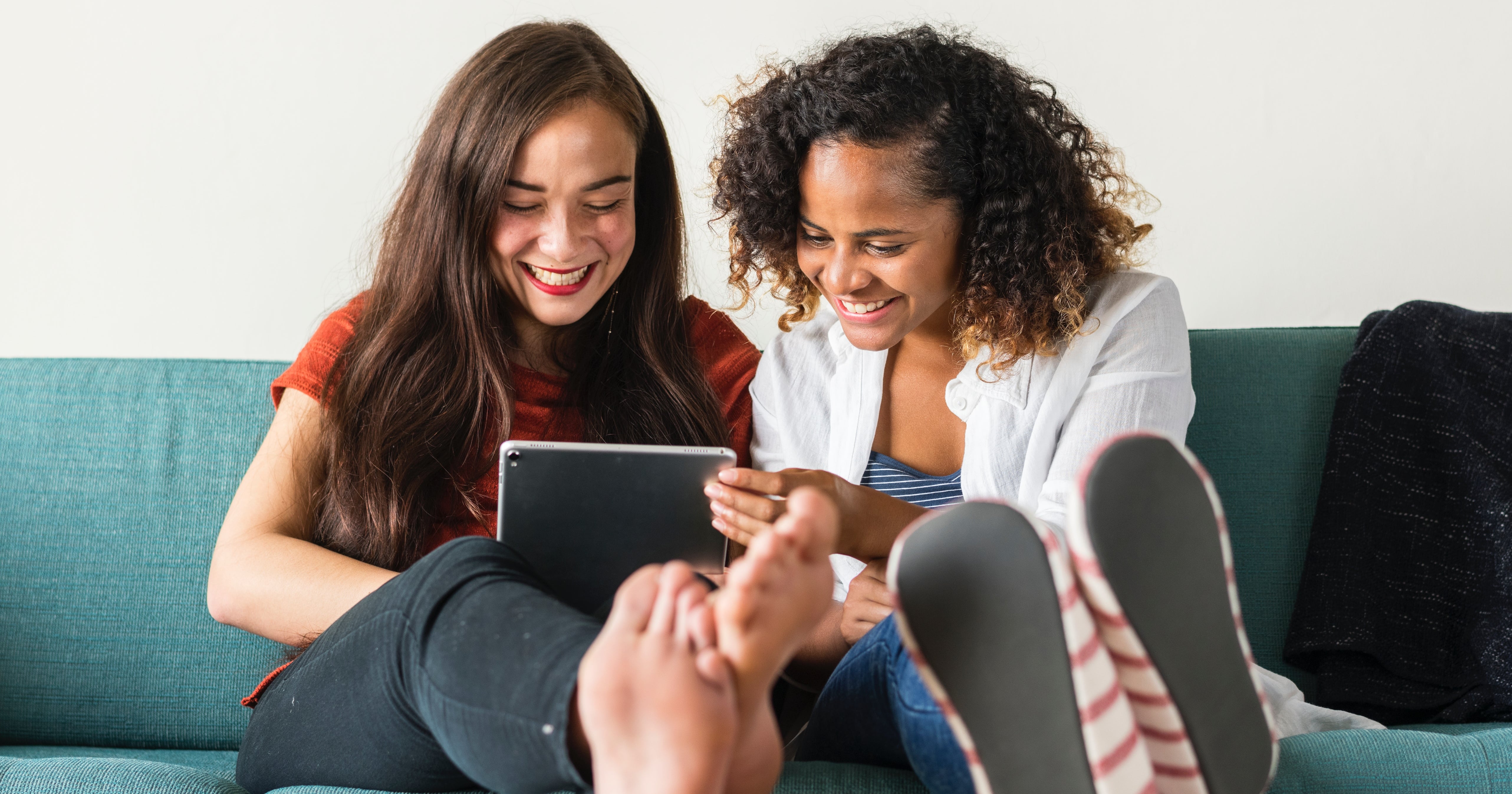 How to Stay Friends With Someone Who Parents Differently | PS Family