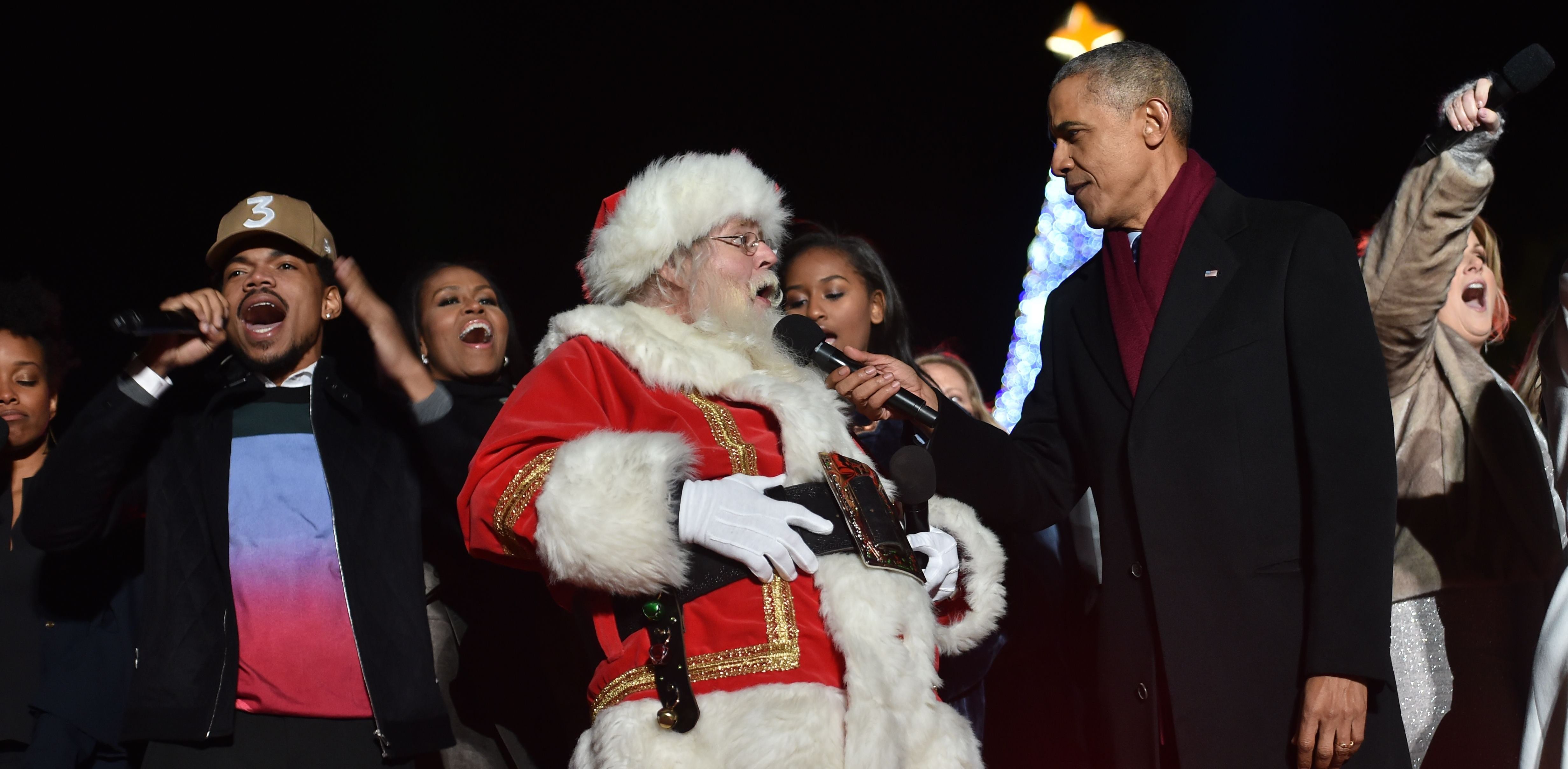 Barack Obama Singing Christmas Carols at White House 2016 | PS Celebrity