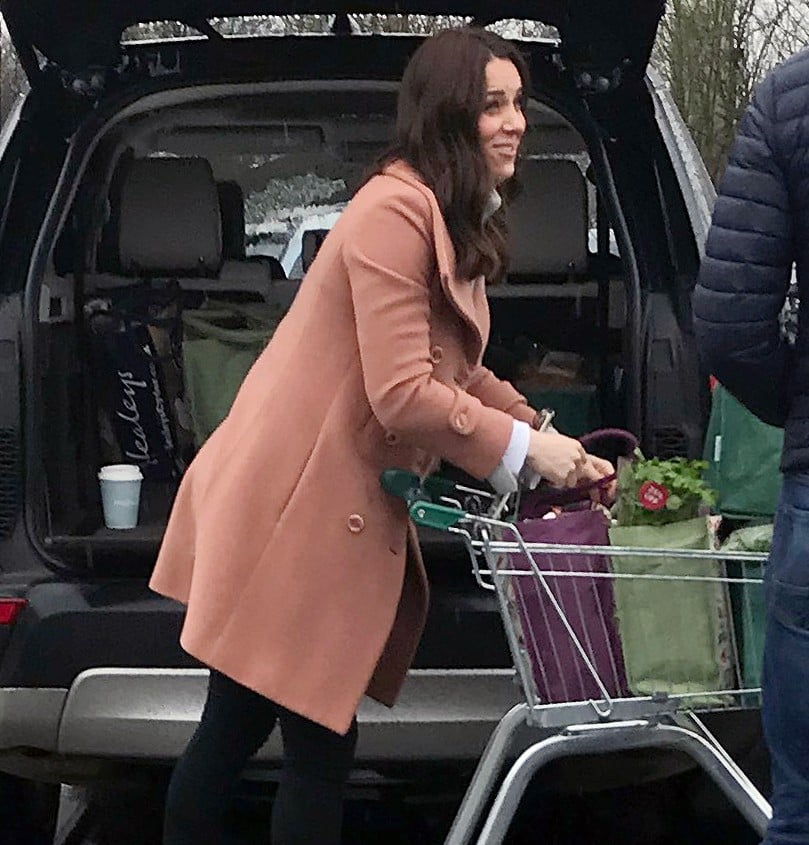 Kate Middleton Grocery Shopping in UK Pictures April 2018 | PS Celebrity