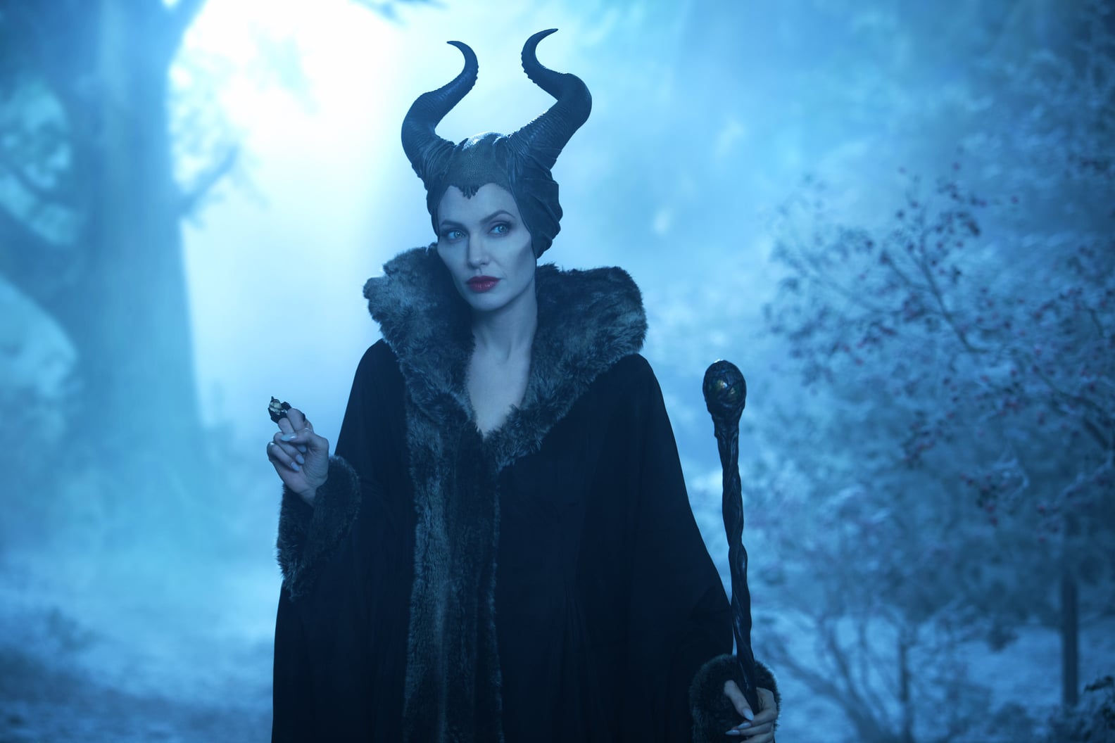 Angelina Jolies Maleficent Makeup Transformation Video Ps Beauty