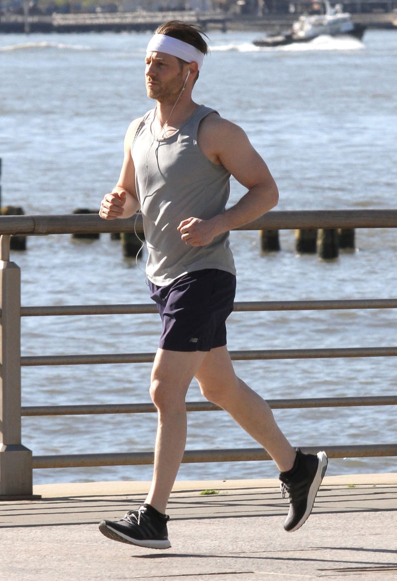 Ben McKenzie Jogging in NYC April 2016 Pictures | POPSUGAR Celebrity