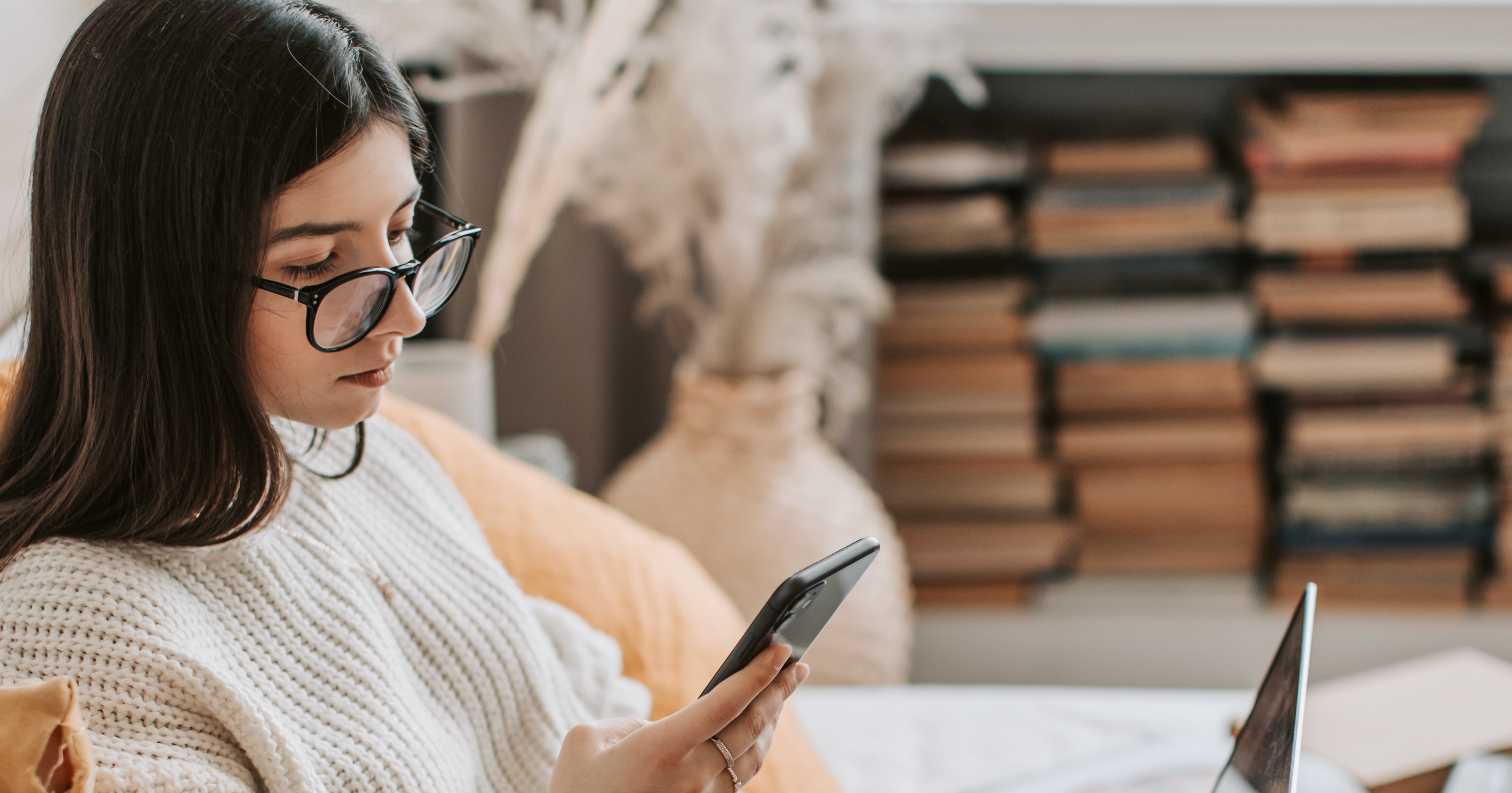 What I Learned While Going Screen-Free For an Hour Each Day | PS Fitness