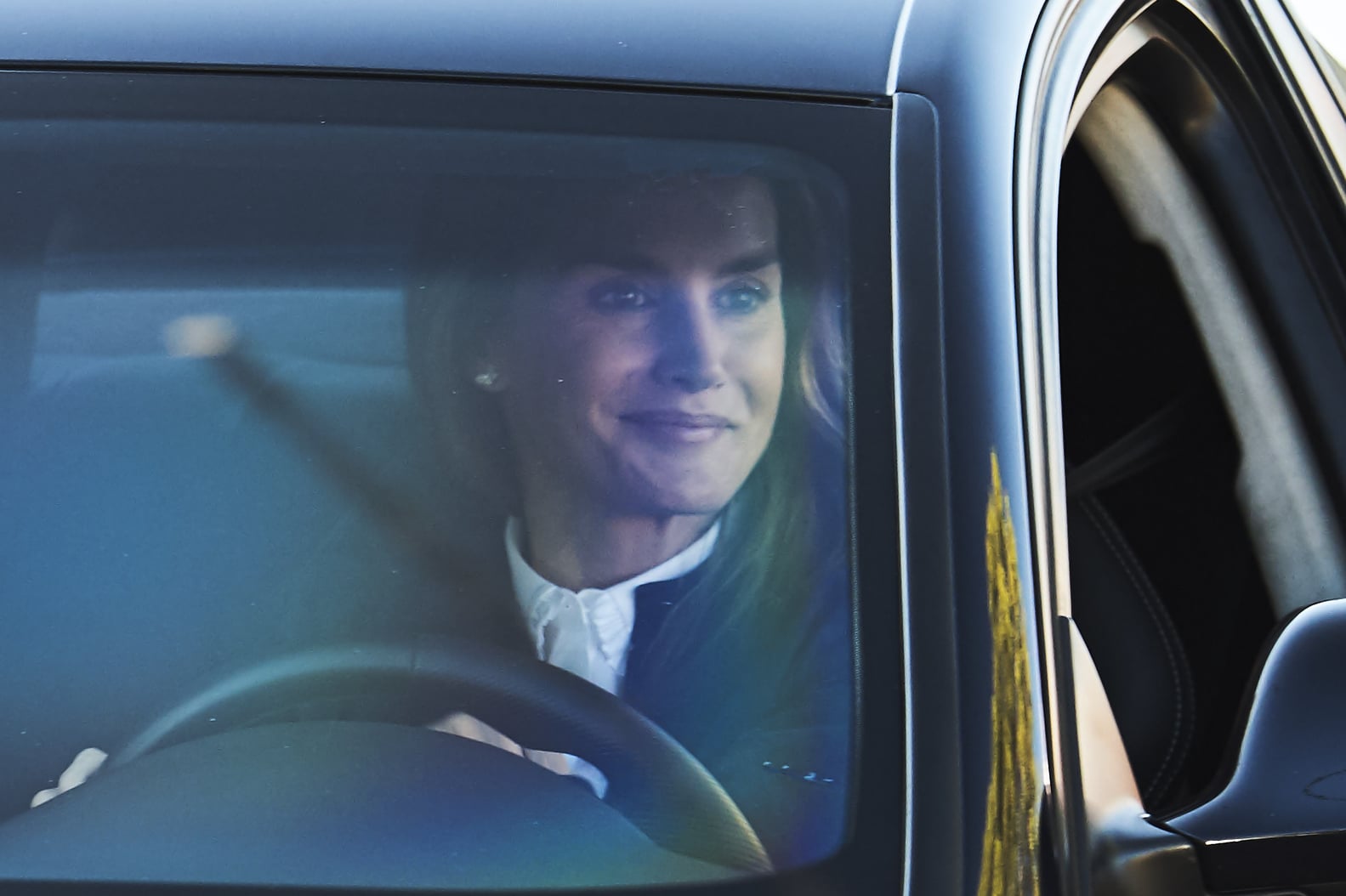 Queen Letizia Driving Princess Leonor to School Pictures | PS Celebrity