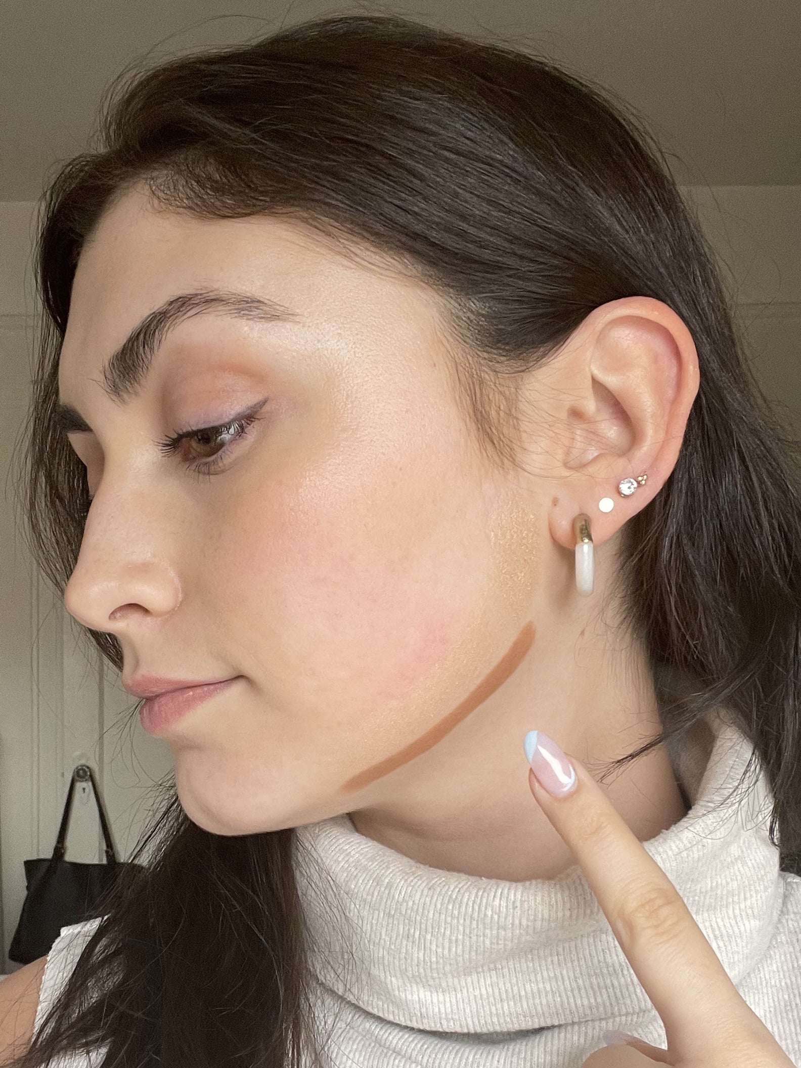 I Tried Bella Hadid's Jawline-Highlight Makeup Look | PS Beauty