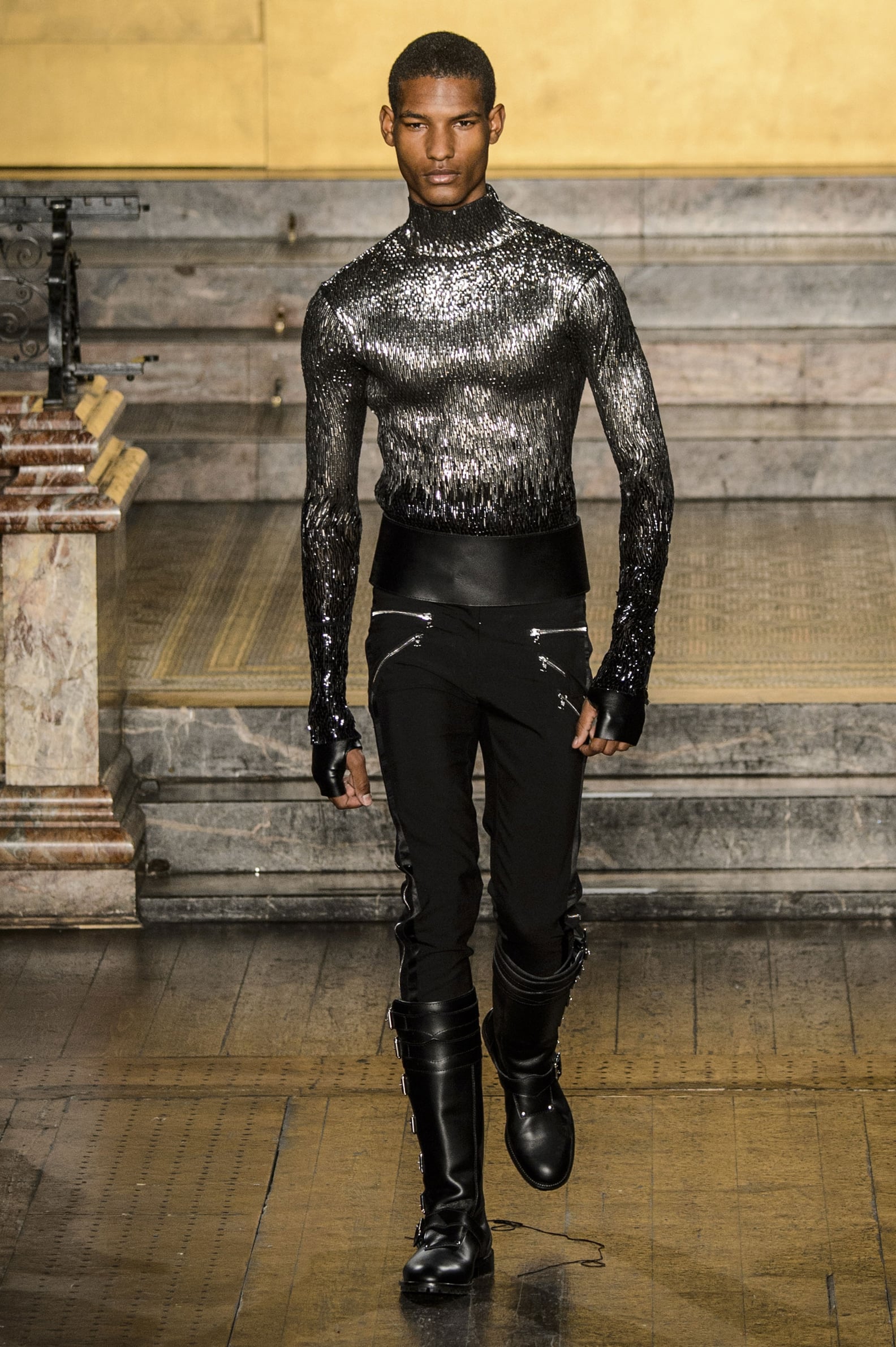 Julien Macdonald Fall 2016 Collection | PS Fashion