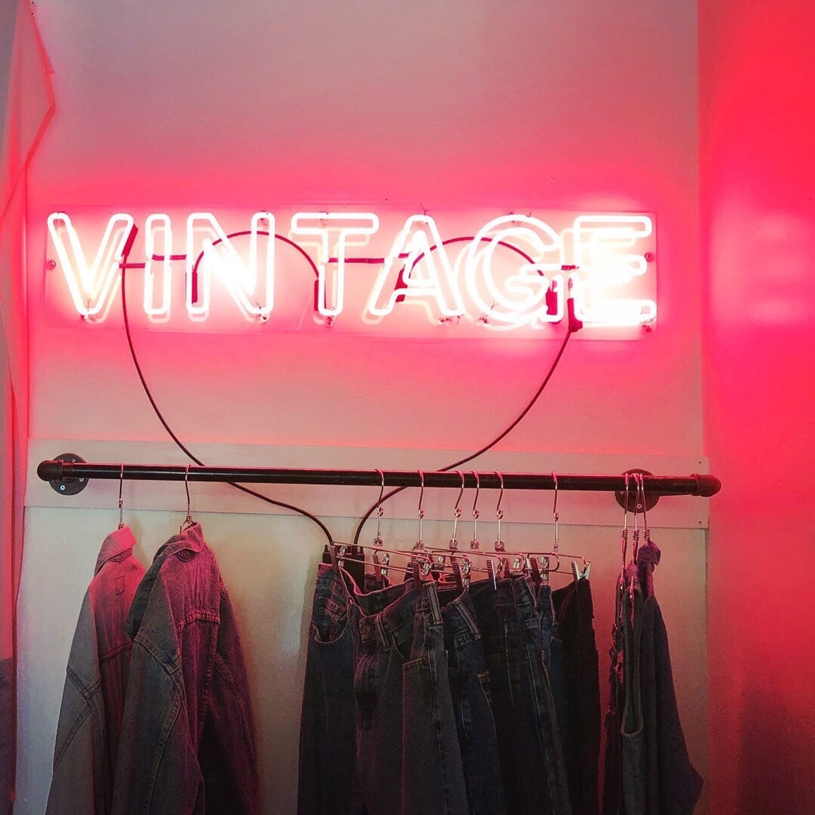 The Best Neon Signs For Decorating Your Home | PS Home