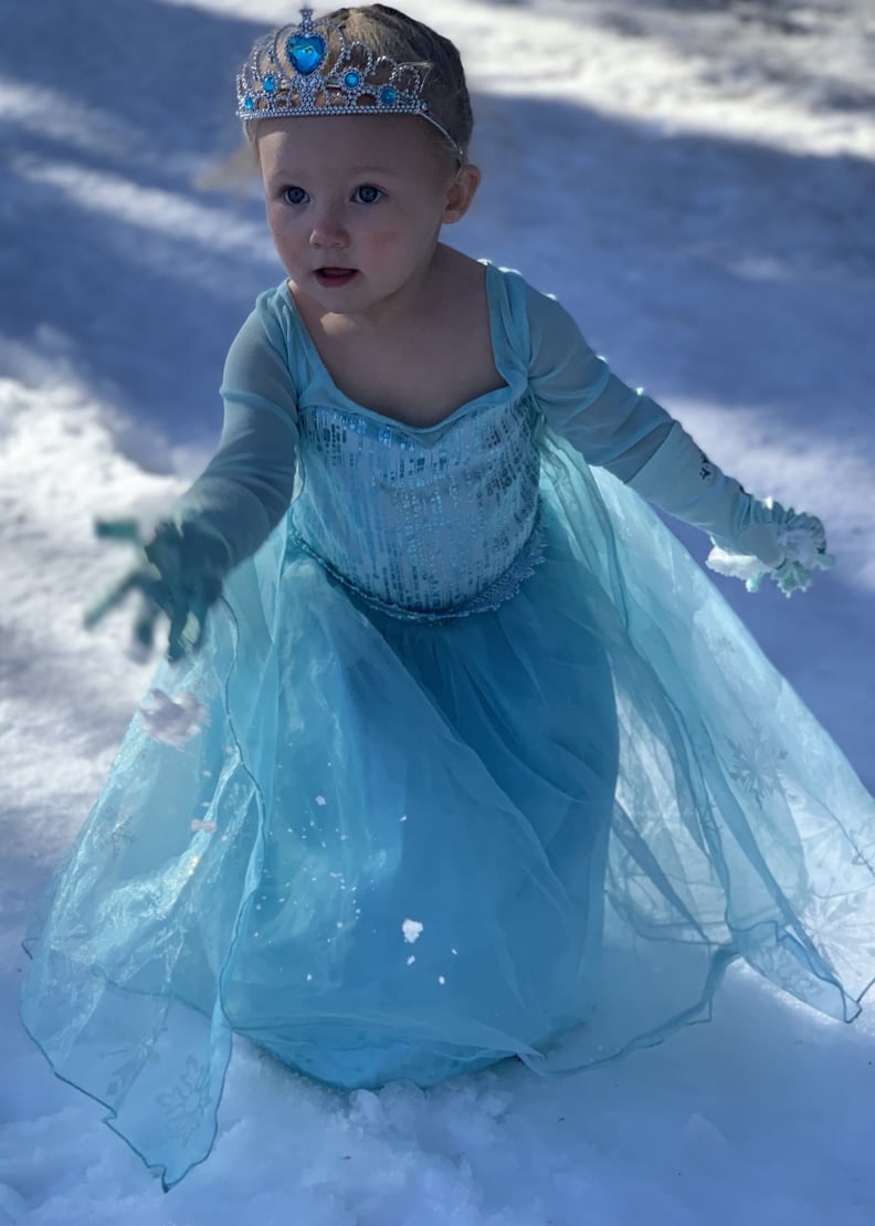 2-Year-Old Girl Singing "Let It Go" Dressed as Elsa | Video | PS Family