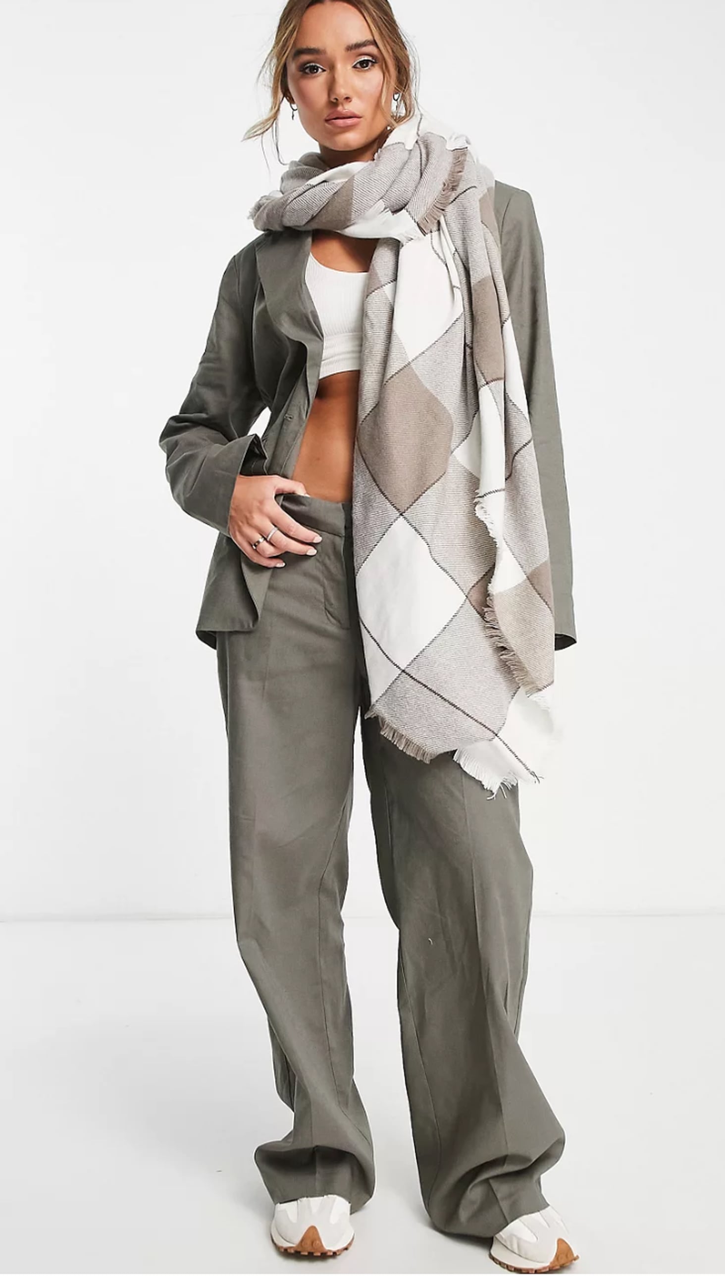 Essential Clothes and Accessories For a Stylish Fall Season | PS Fashion