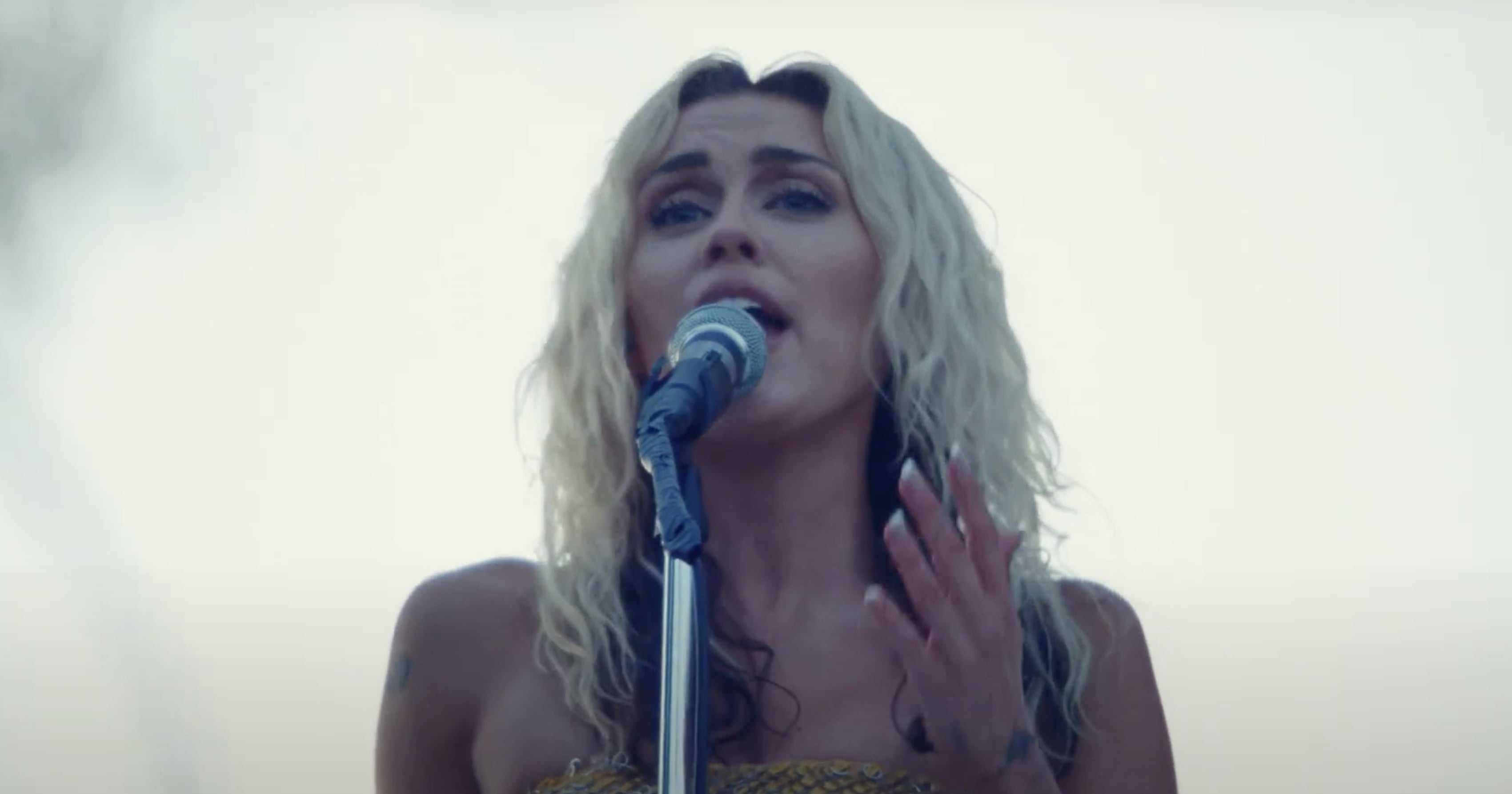 Miley Cyrus Sings The Climb For Disney+ Backyard Sessions | POPSUGAR ...