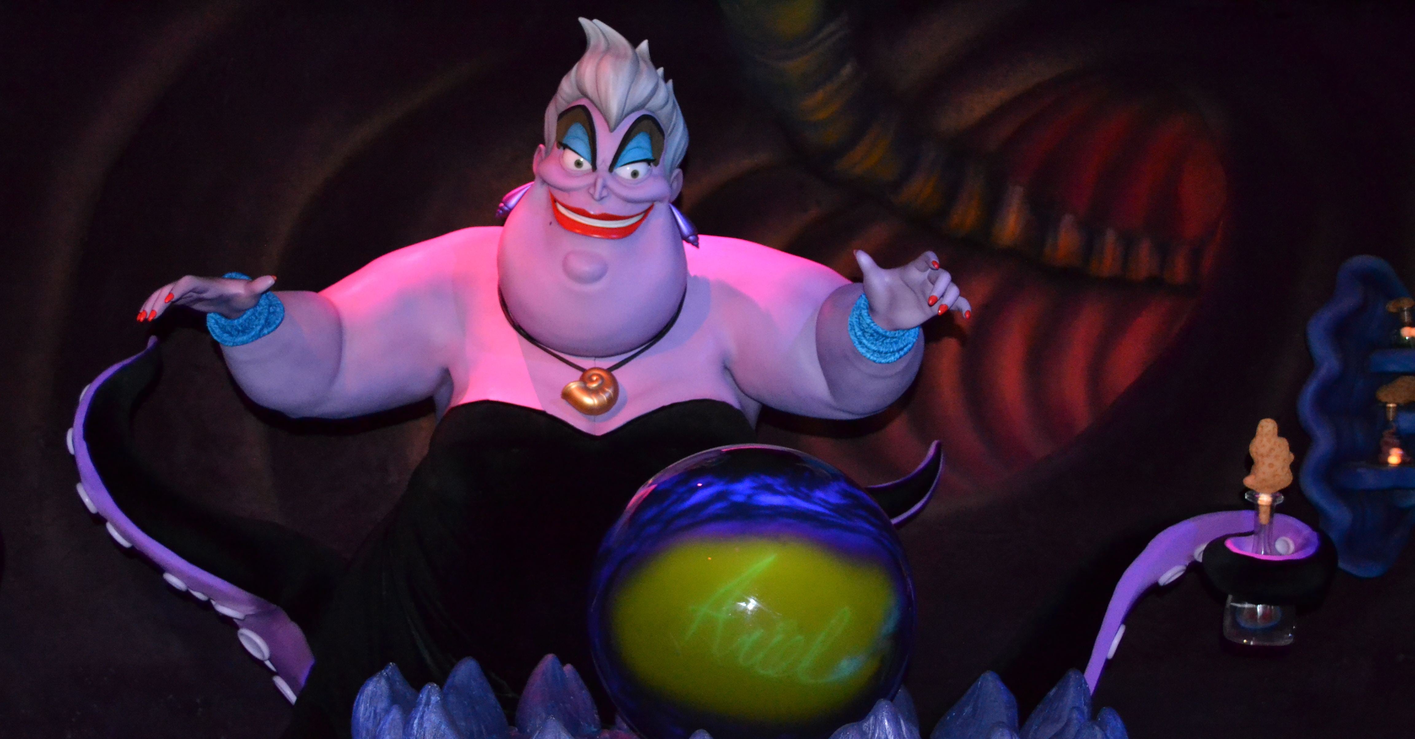 Disneyland Animatronic Ursula's Head Fell Off | PS Family