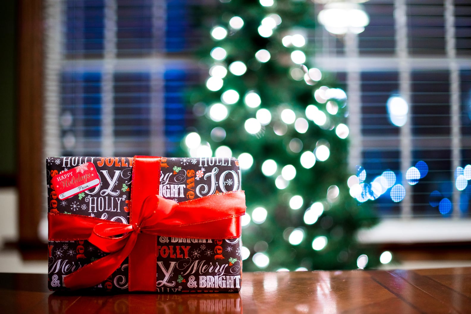 Tips For Flying With Gifts | PS Smart Living