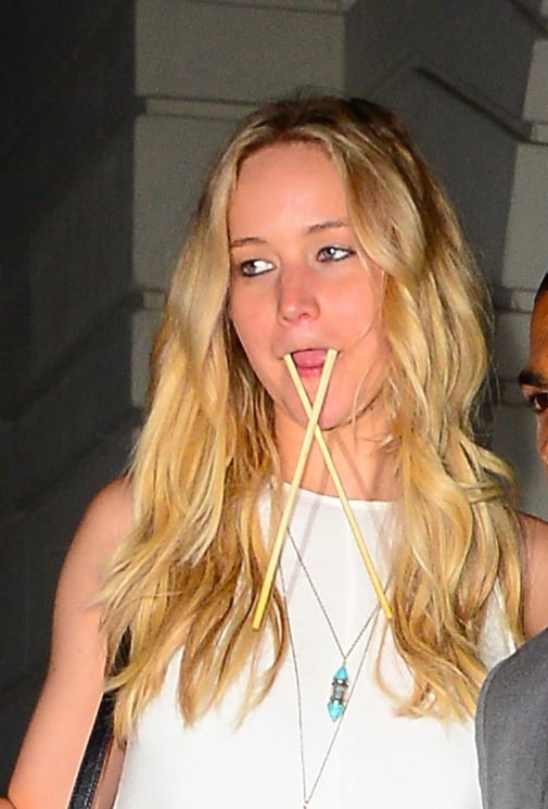 Jennifer Lawrence Messes With Paparazzi | PS Celebrity