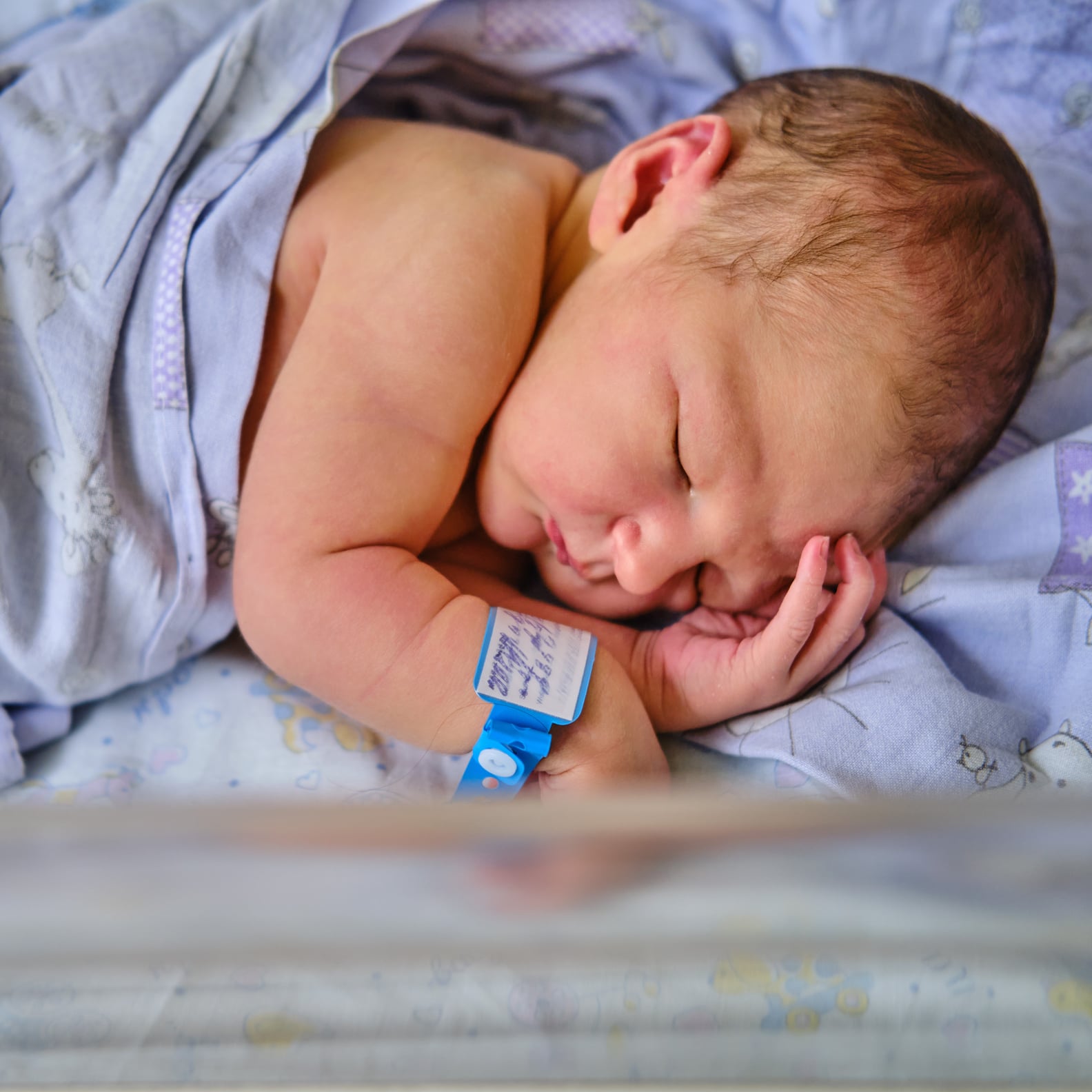 Must-Take Pictures on Baby's First Day | PS Family