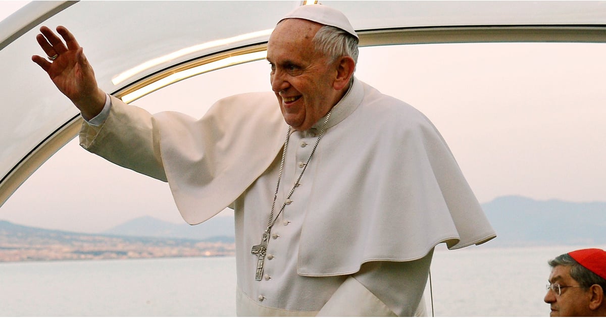 Pope Francis Receives Pizza in the Popemobile | POPSUGAR Celebrity