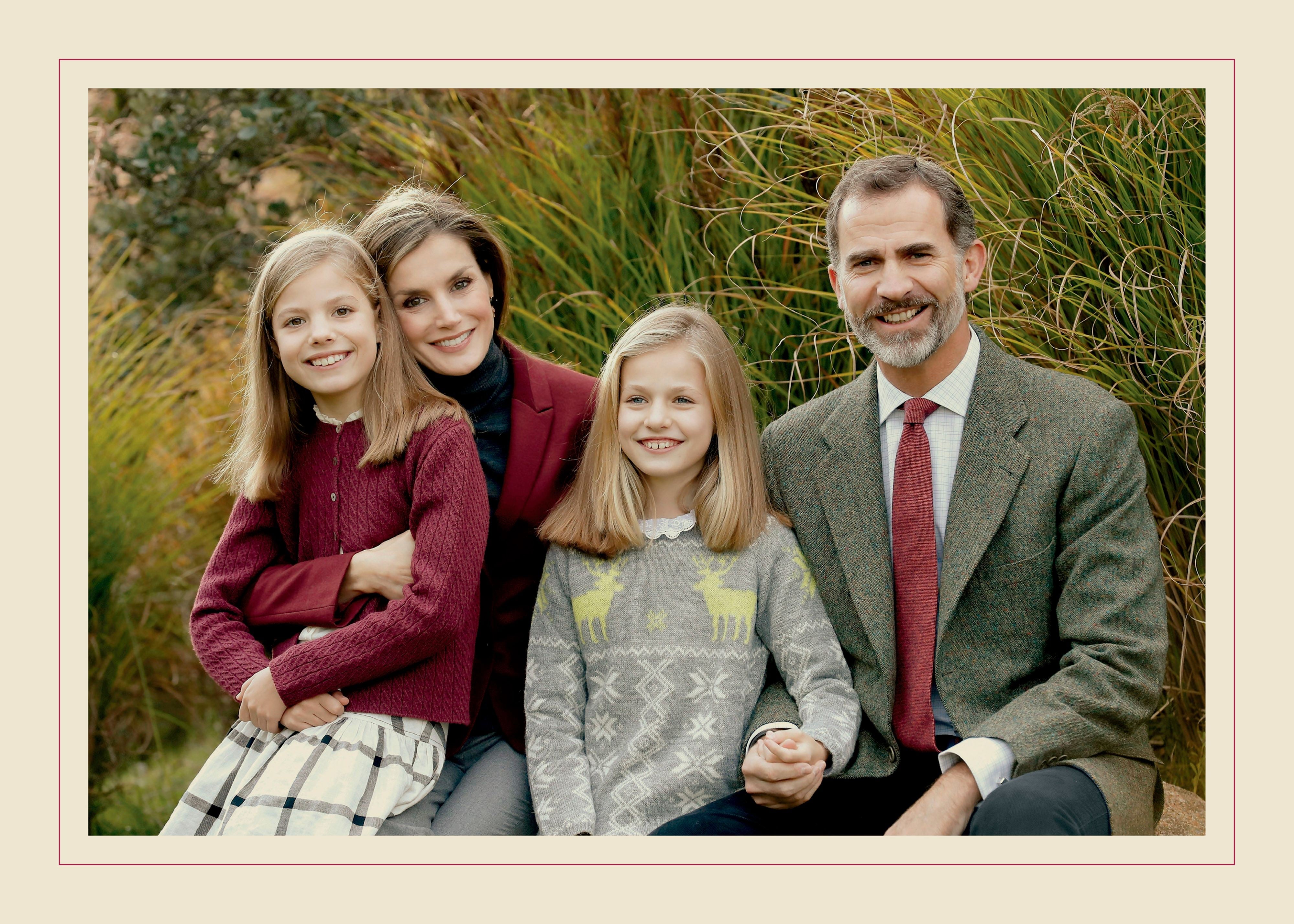 Spanish Royal Family Christmas Cards Through the Years | PS Latina