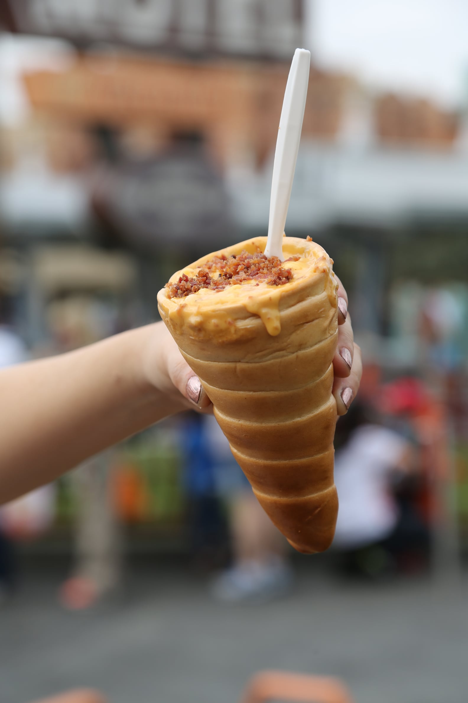 Disneyland Mac 'n' Cheese Cones Review | PS Food