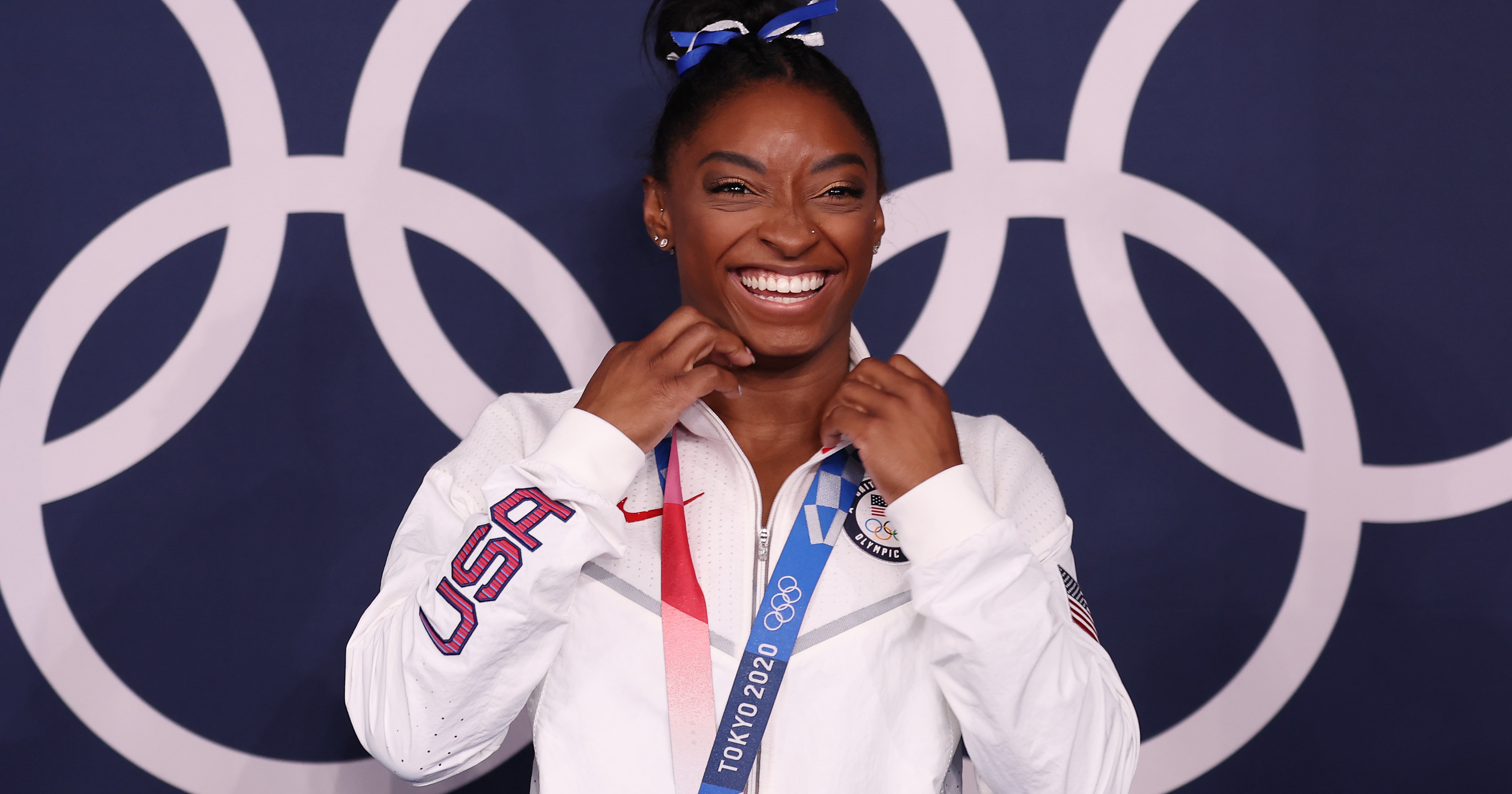Jonathan Owens Congratulates Simone Biles on Olympic Win | PS Celebrity