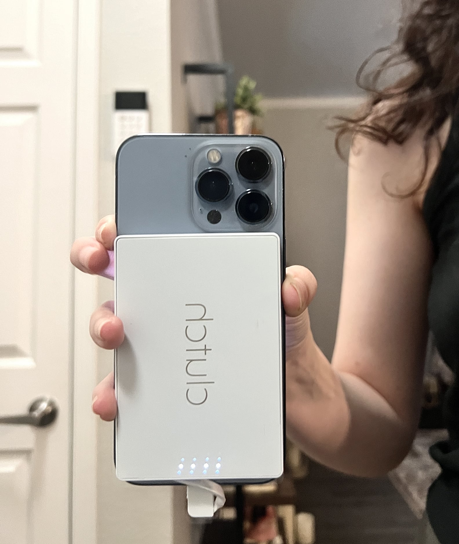 Clutch Pro Lightning Portable Charger Review With Photos | PS Tech