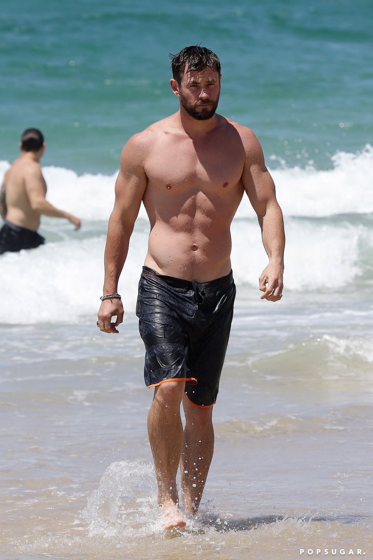 Chris Hemsworth Shirtless In Australia Pictures Oct 2017 Popsugar