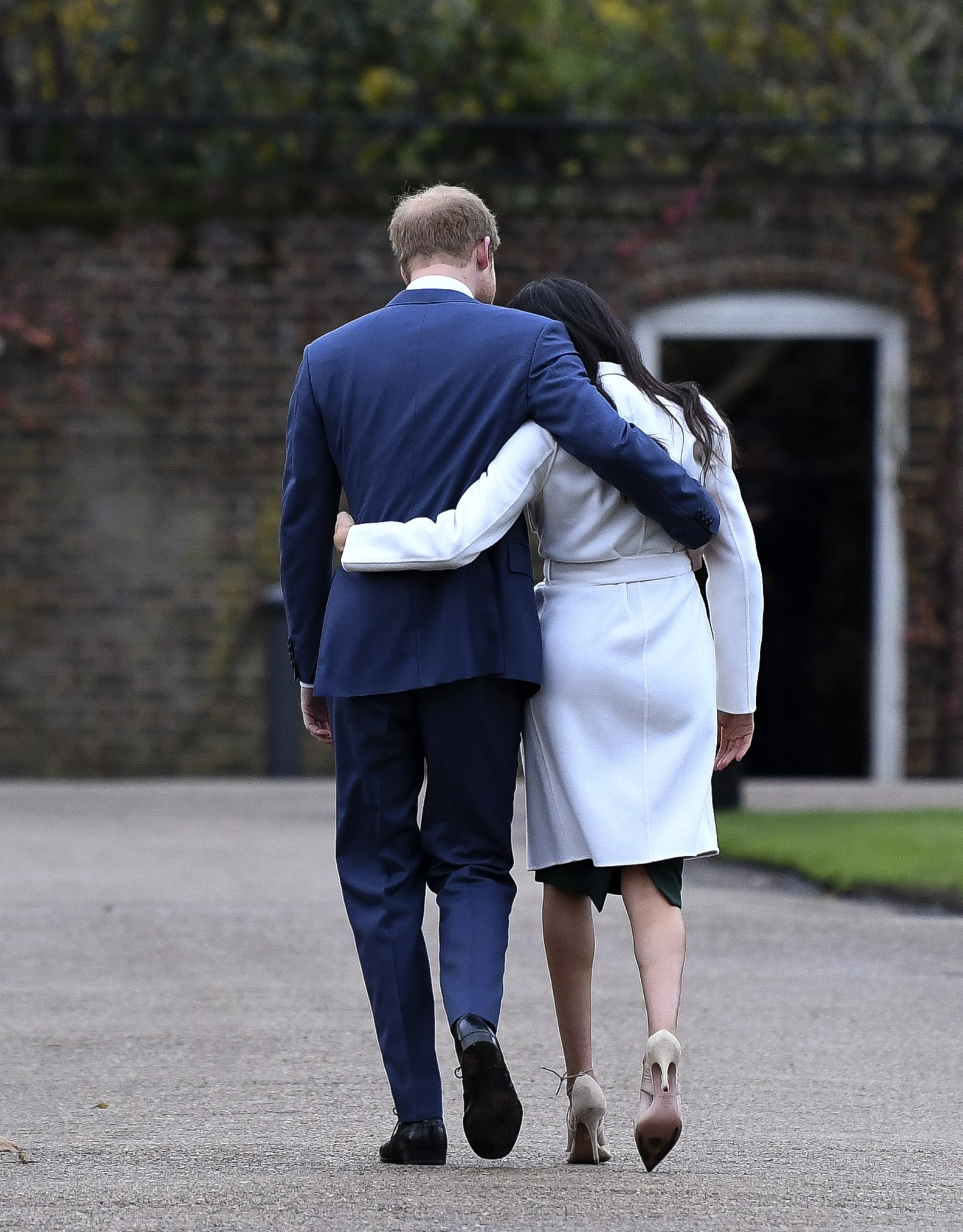 Royal Family PDA Pictures | PS Celebrity