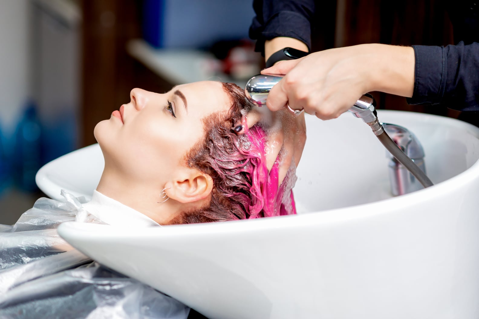 How to Wash Out Hair Color Faster, According to Colorists | PS Beauty