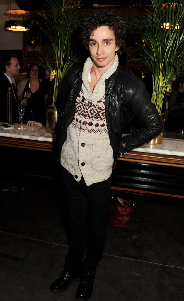 See The Umbrella Academy's Robert Sheehan's Hottest Photos | POPSUGAR ...