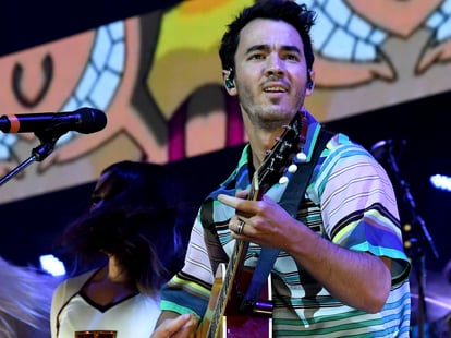 Does Kevin Jonas Sing? | POPSUGAR Entertainment