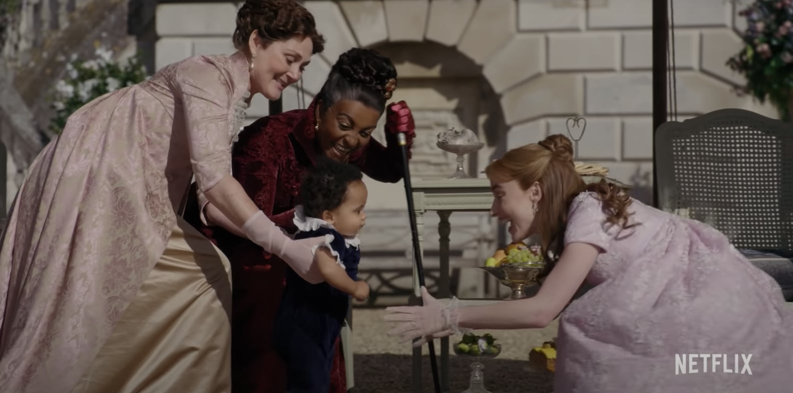 See Simon and Daphne's Baby Son in Bridgerton Season 2 | PS UK ...