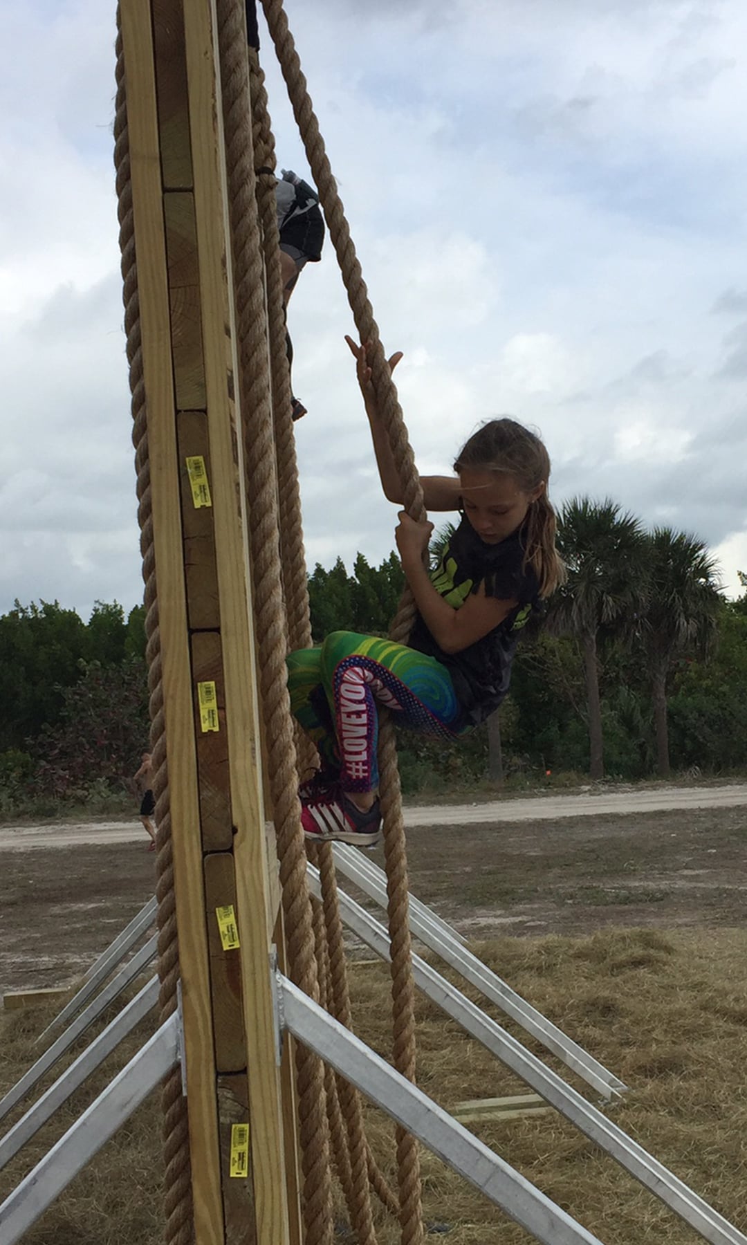 Little Girl Completes Navy SEAL Obstacle Course (Video) | PS Family