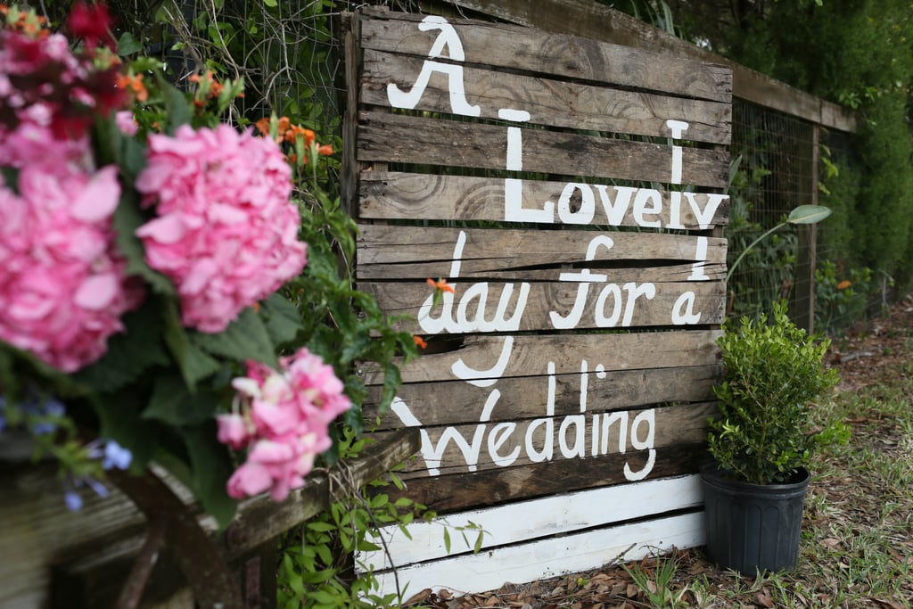 How to Incorporate Signs Into a Wedding | POPSUGAR Love & Sex