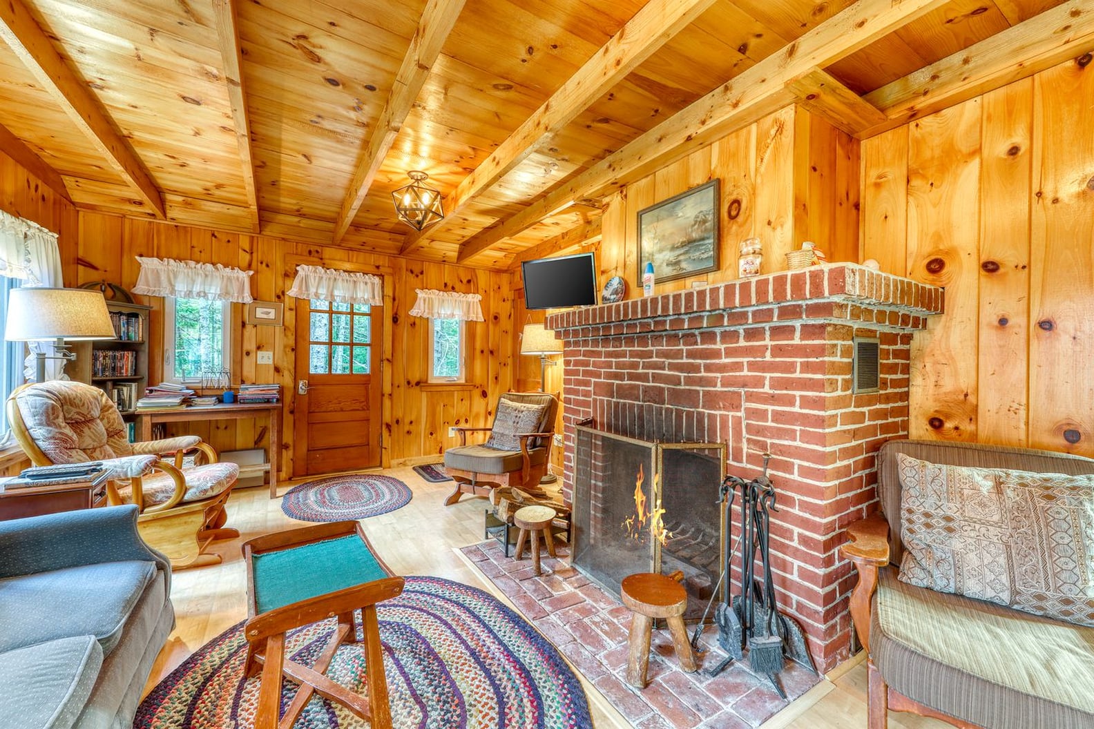 35 Charming Remote Cabin Rentals Across the US | PS Smart Living