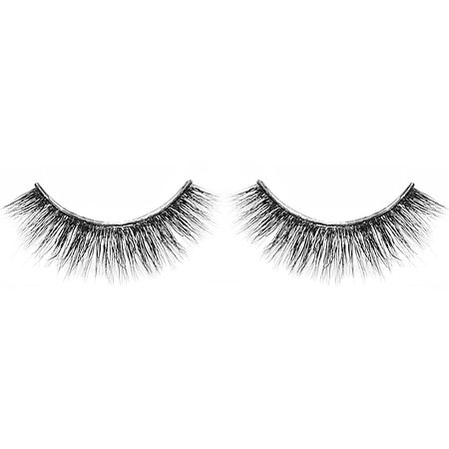 Foolproof Guide to Applying False Eyelashes | PS Beauty