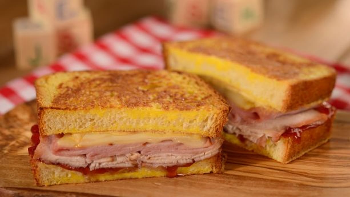 Woody's Lunch Box Menu at Disney World's Toy Story Land | PS Food