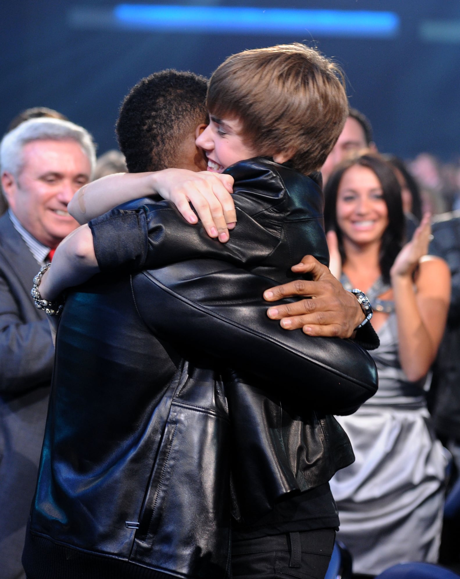 Pictures of Celebrities Hugging Each Other | PS Celebrity