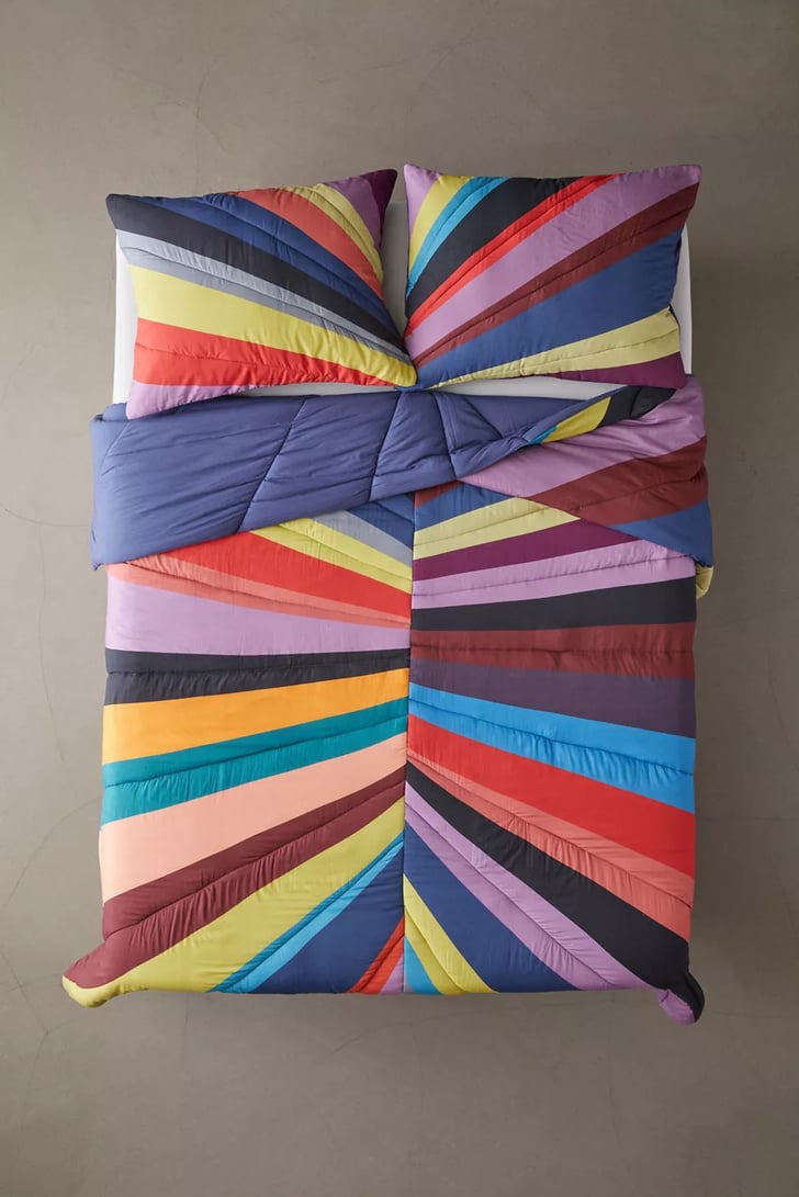 Bedroom With A Bang Urban Outfitters Clover Burst Printed Quilt bedroom-with-a-bang-urban-outfitters-clover-burst-printed-quilt