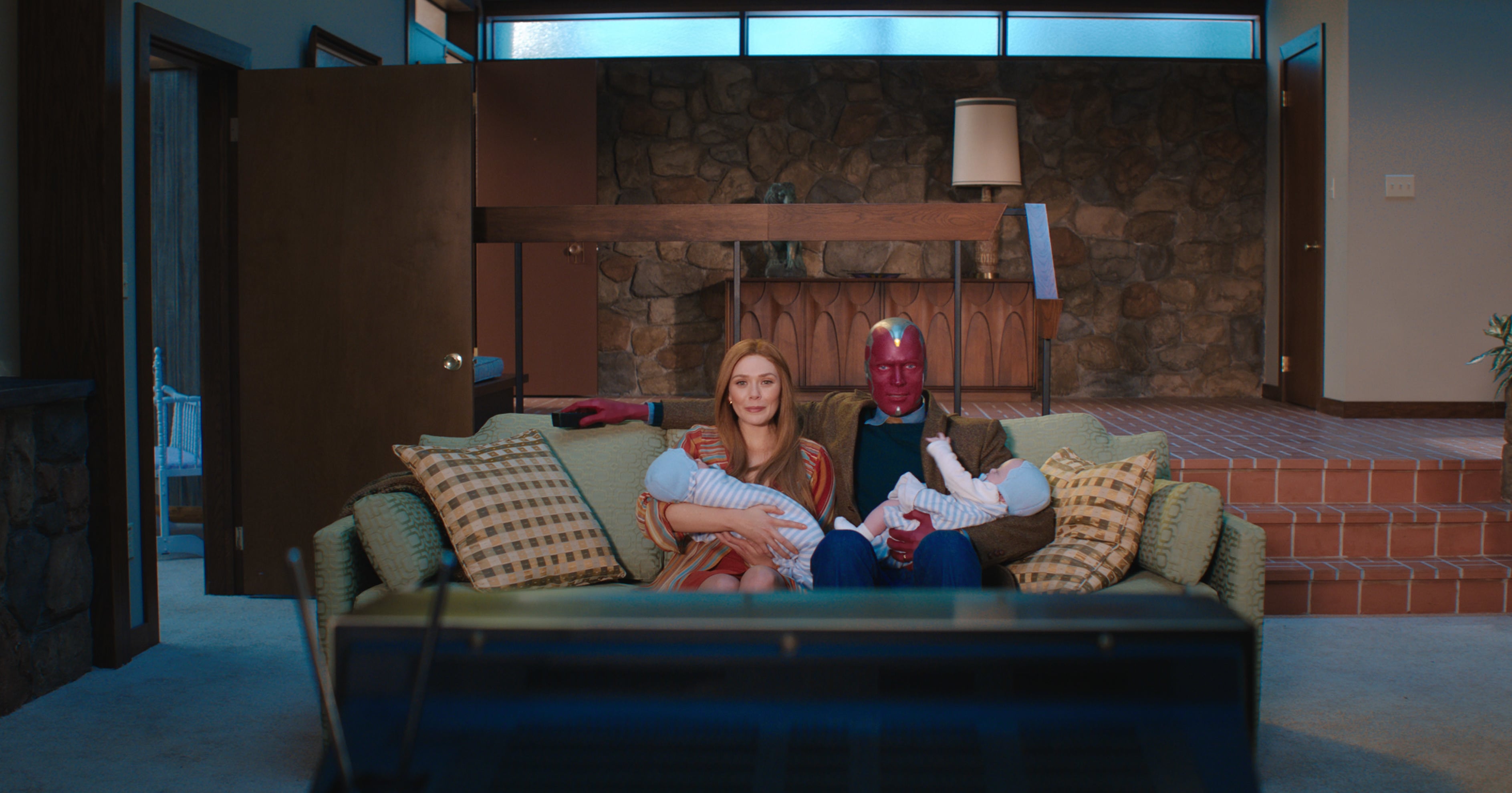 Watch WandaVision Commercials Find Out What They Mean | PS Entertainment