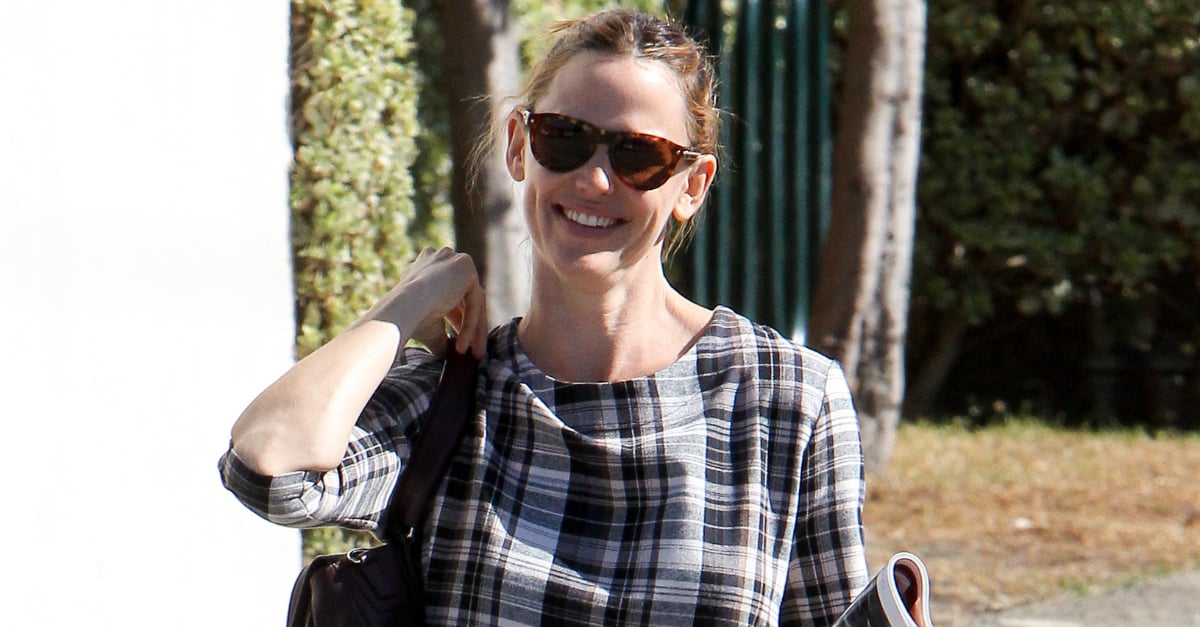 Jennifer Garner Smiling in LA Pictures | PS Celebrity
