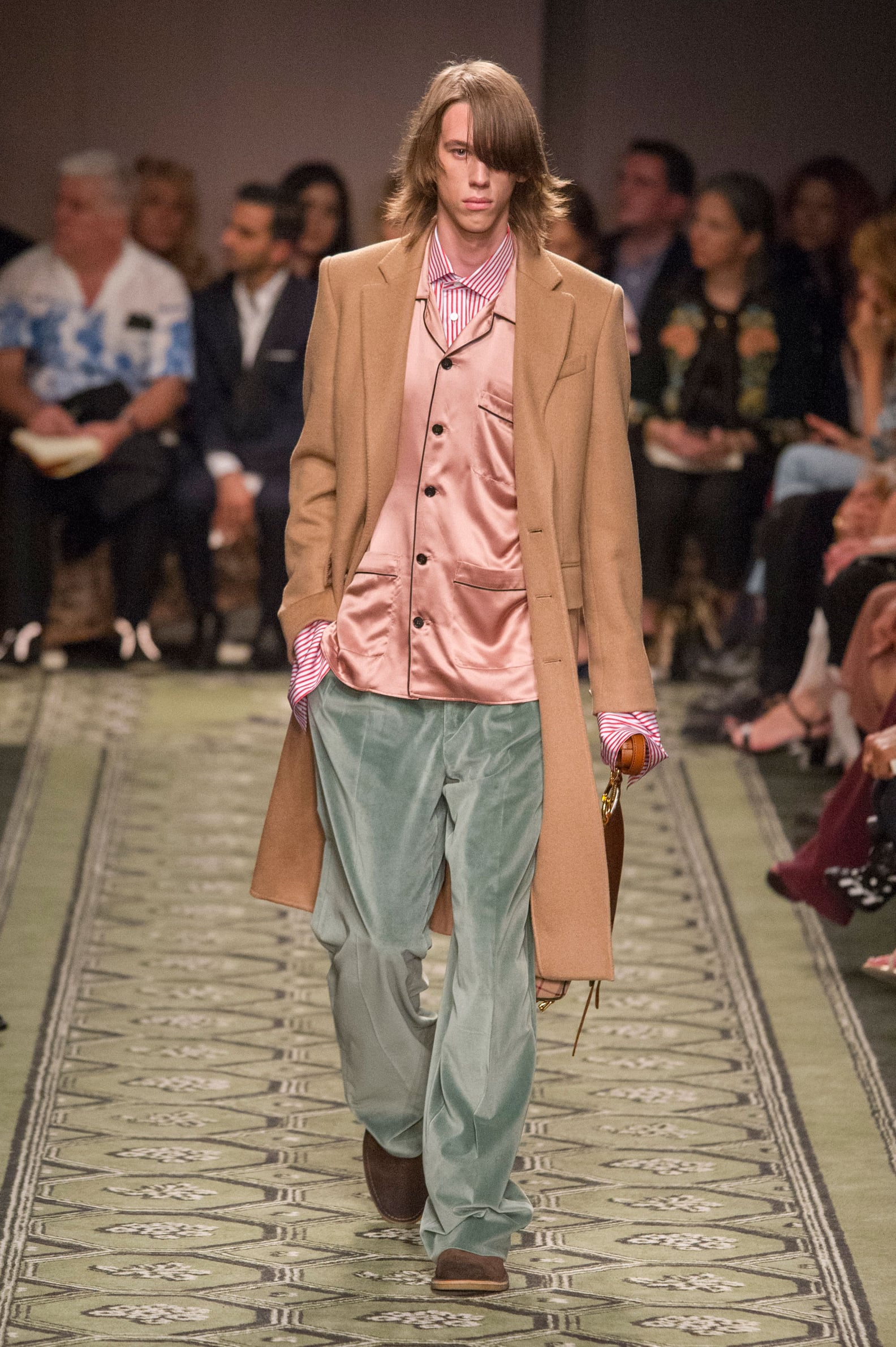 Burberry Runway Show September 2016 | PS Fashion