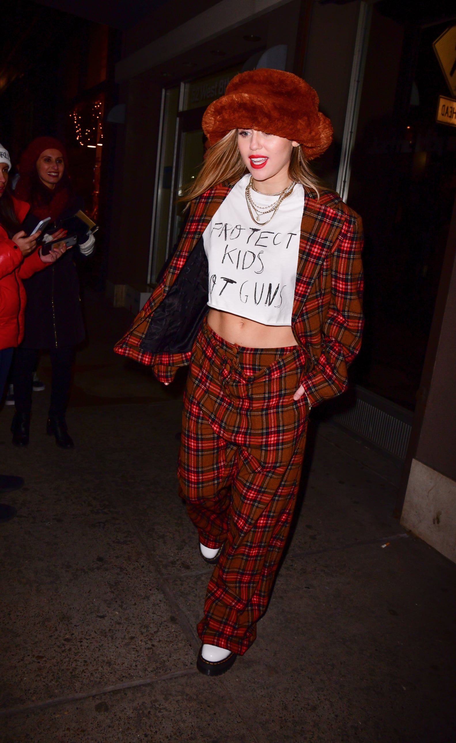 Miley Cyrus "Protect Kids Not Guns" T-Shirt December 2018 | PS Fashion