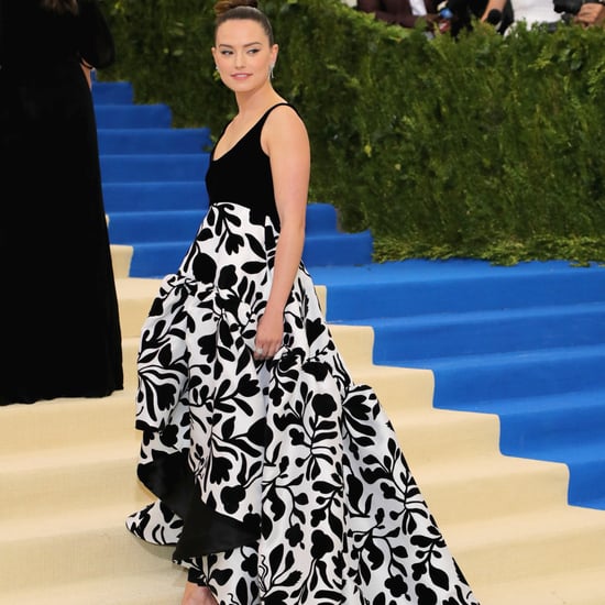 Oscar de la Renta Fall 2017 Runway | POPSUGAR Fashion